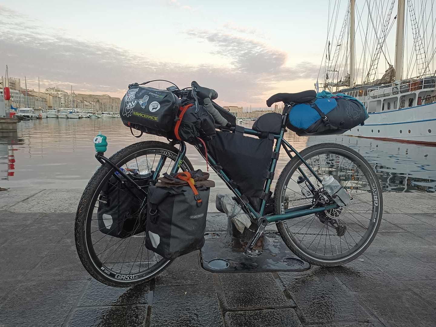 Sur la route de la Soie à vélo : L'extraordinaire voyage de Joan